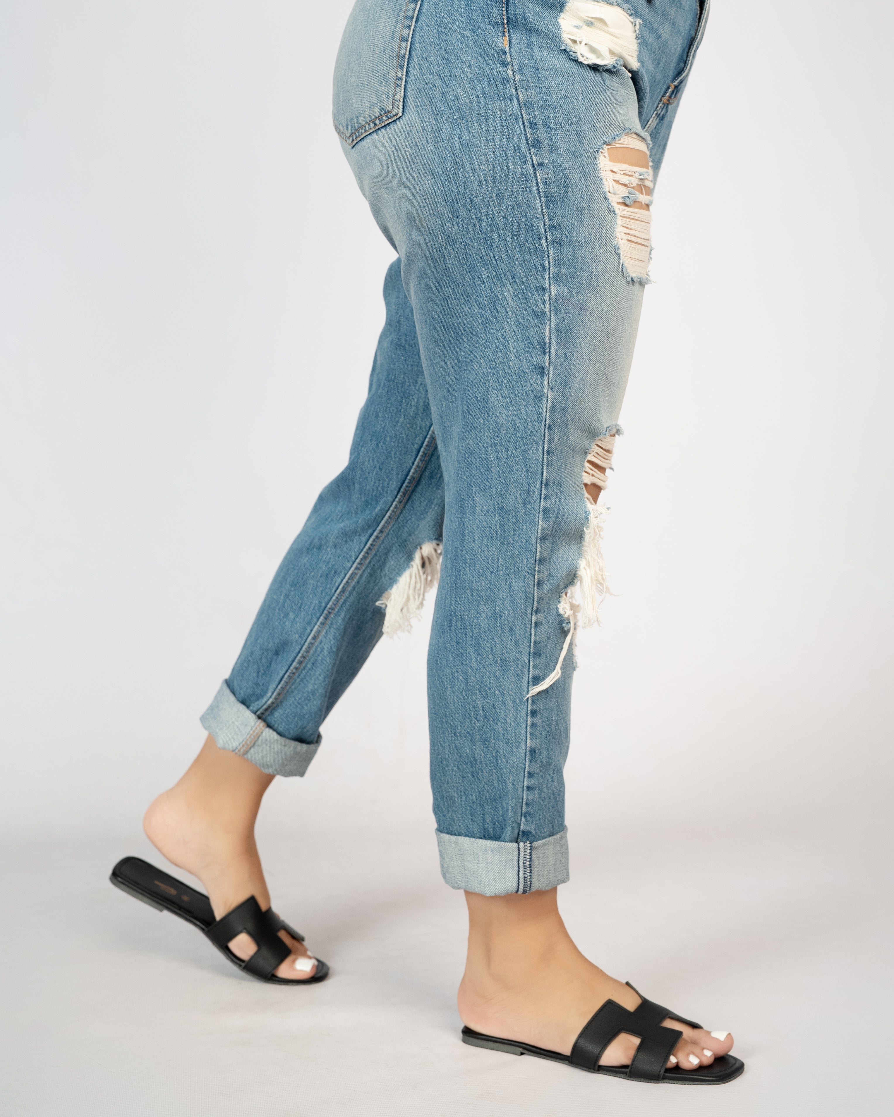 BLACK CUT OUT SLIDES – Sereppu